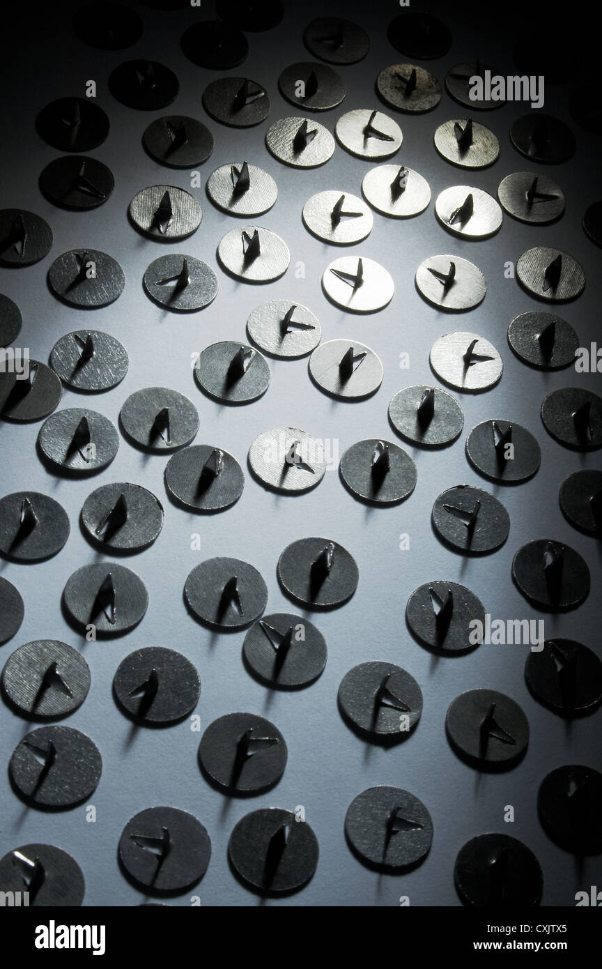 Metal drawing pins hi-res stock photography and images - Alamy