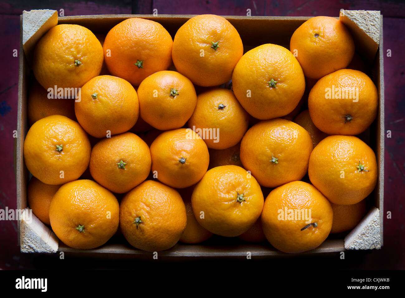 Clementine orange crate hi-res stock photography and images - Alamy