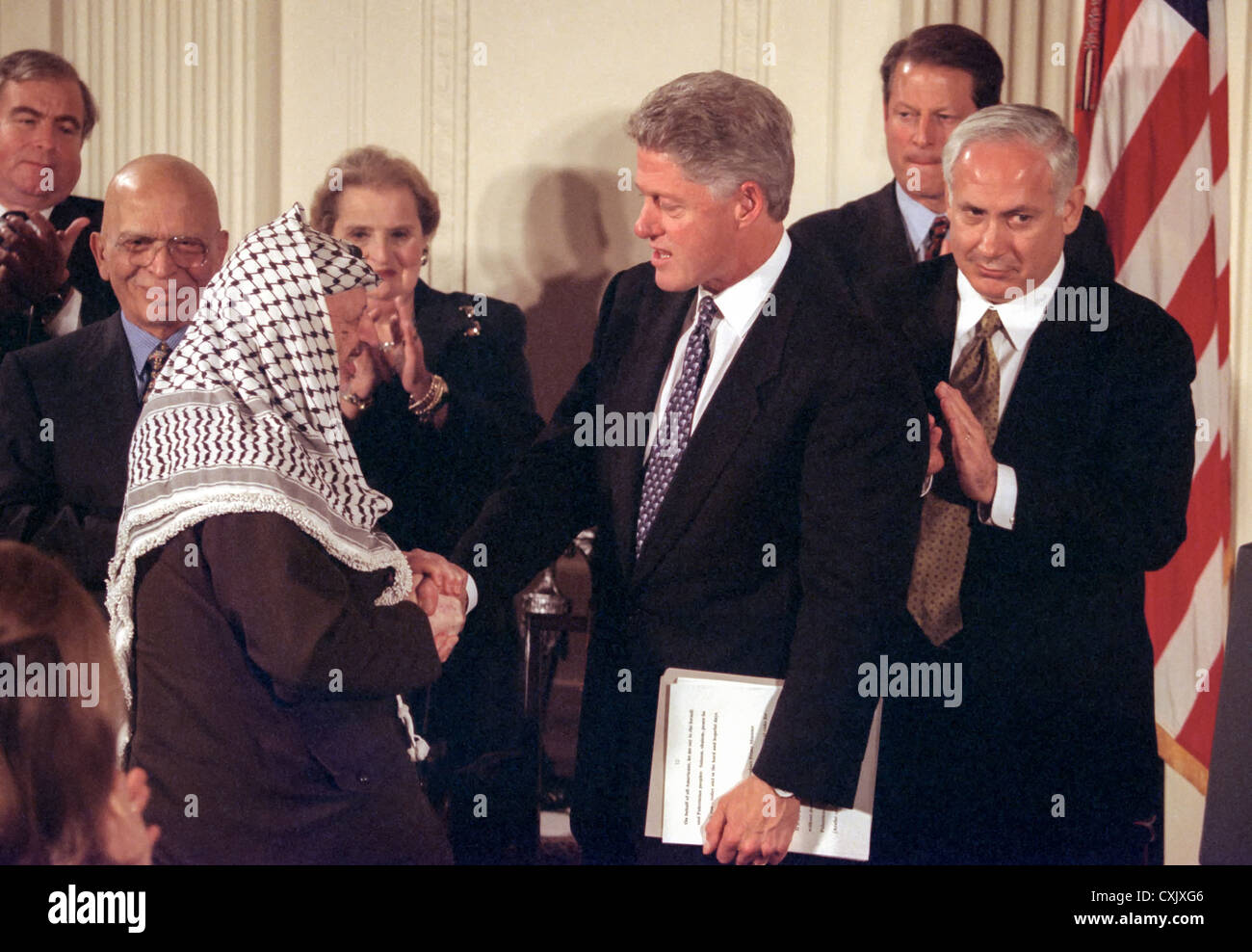 Clinton yasser arafat signing hi-res stock photography and images - Alamy