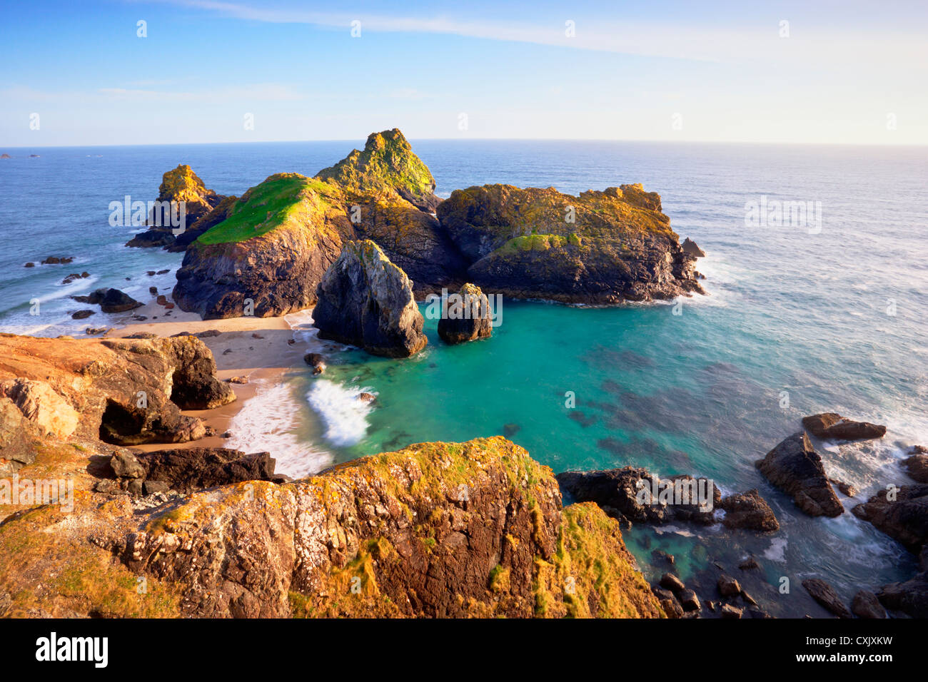 Sea Stacks and Tidal Island at Kynance Cove, Lizard Peninsula, Cornwall ...