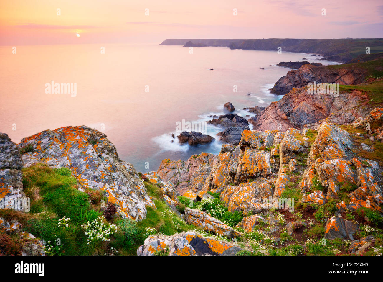 Cliffs and Rugged Coastline of Lizard Point, Lizard Peninsula, Cornwall ...