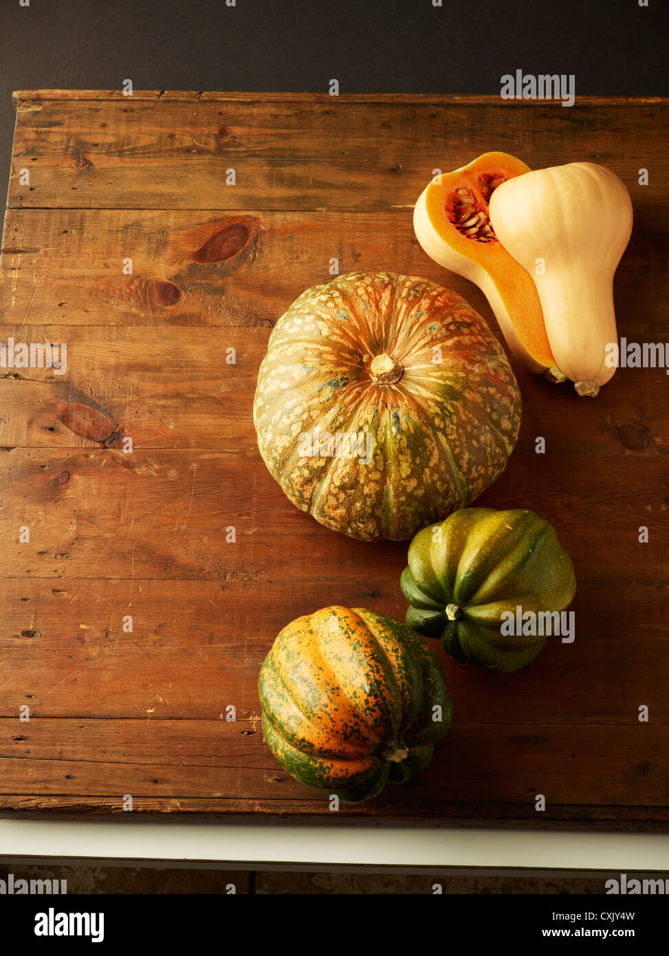 Squashes table hi-res stock photography and images - Alamy