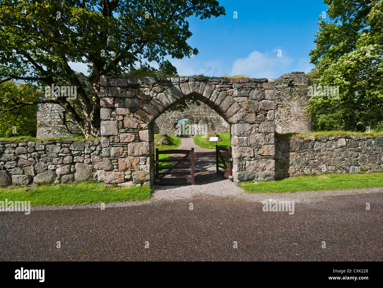 Inverlochy castle fort william hi-res stock photography and images - Alamy
