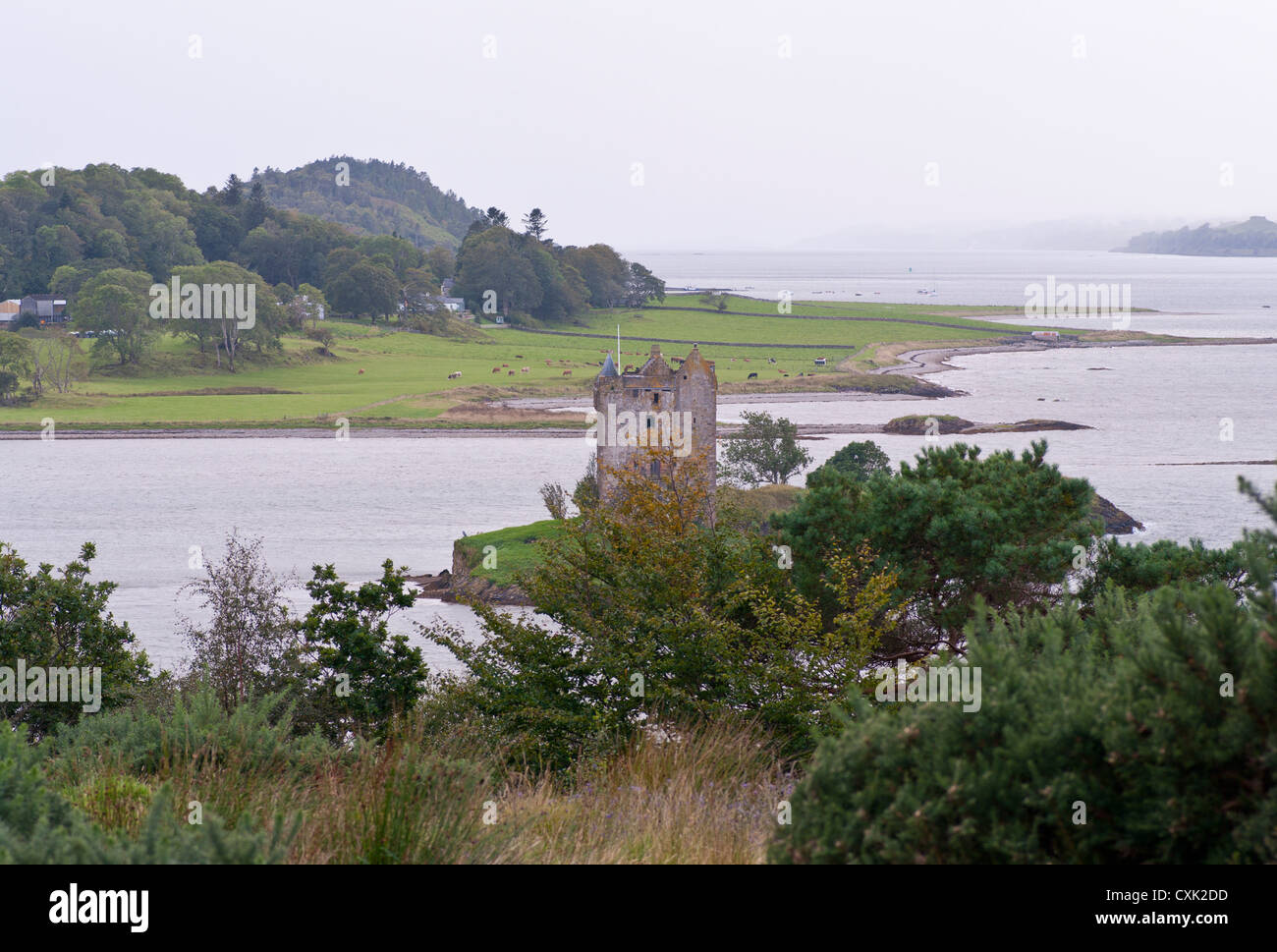 Castle stalker loch laich hi-res stock photography and images - Alamy