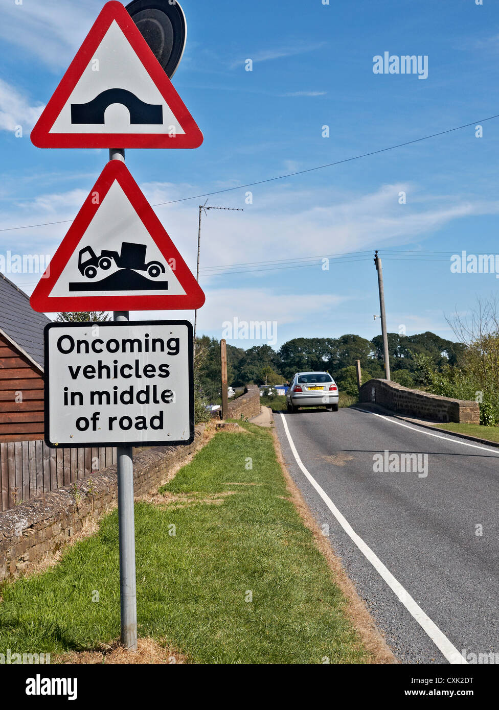 Uk Road Sign Bridge Stock Photos & Uk Road Sign Bridge Stock Images - Alamy