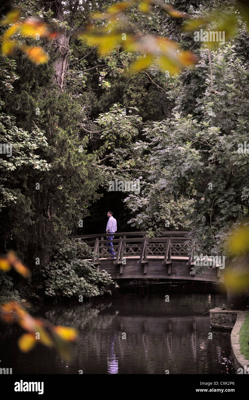 Monet's garden giverny japanese bridge hi-res stock photography and ...