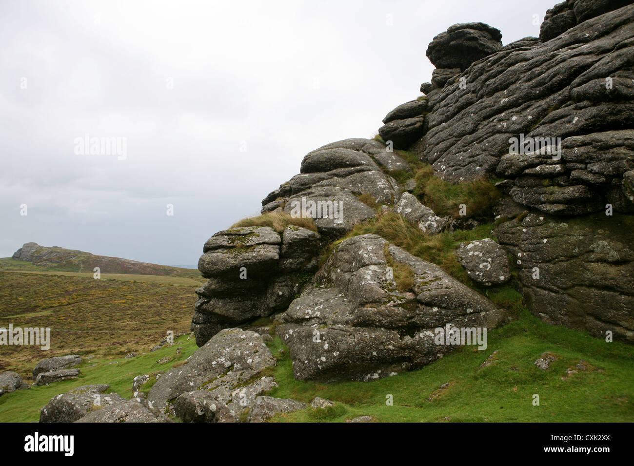 Rock formations of Saddle Tor, with Haytor Rocks in the distance Stock ...