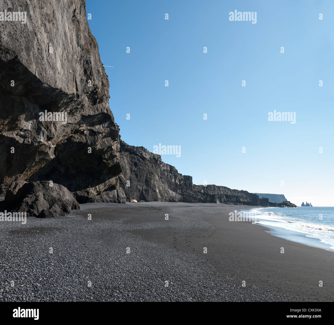overview of the beach of Vik in Iceland Stock Photo - Alamy