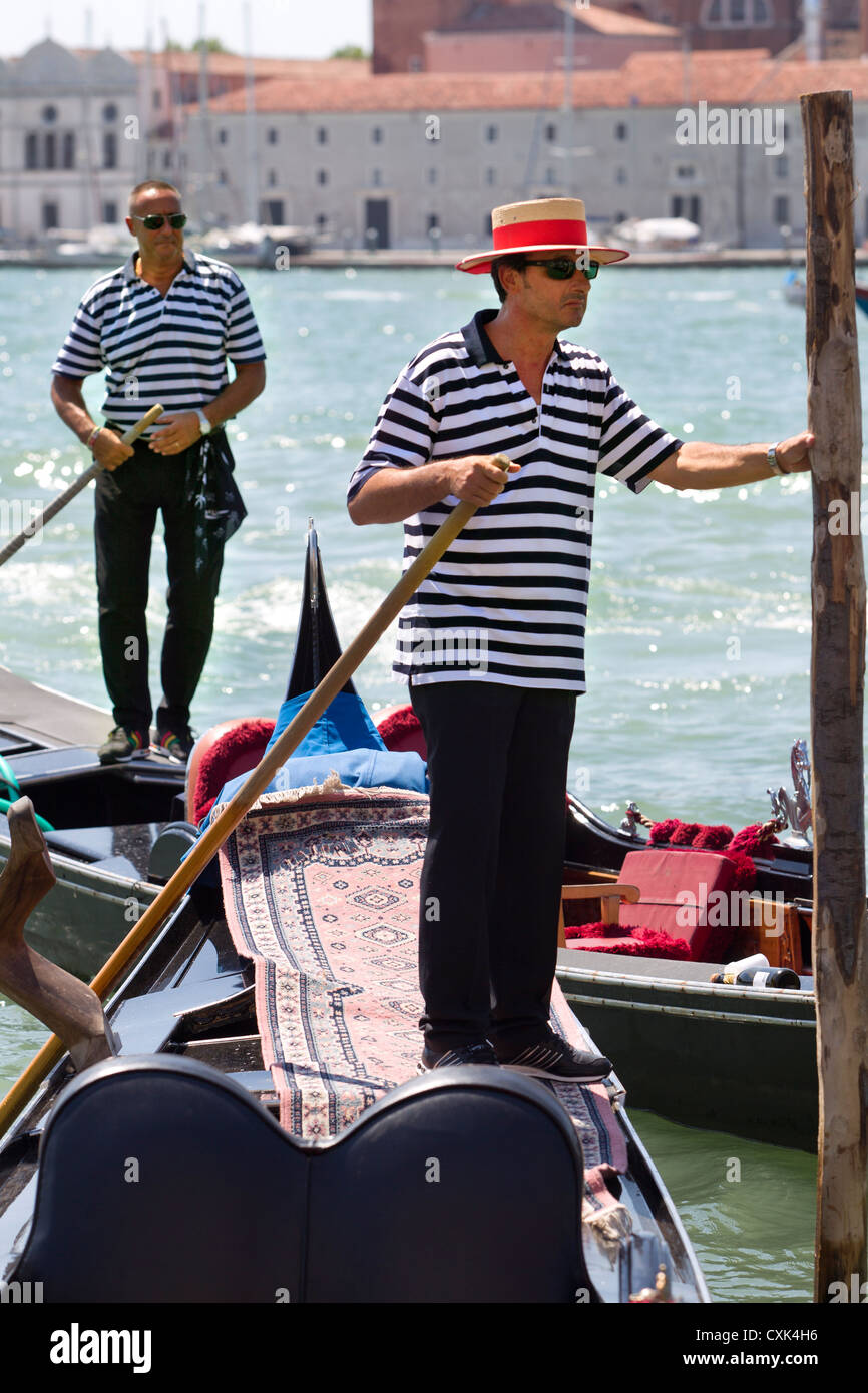 Gondoliers, venice hi-res stock photography and images - Alamy