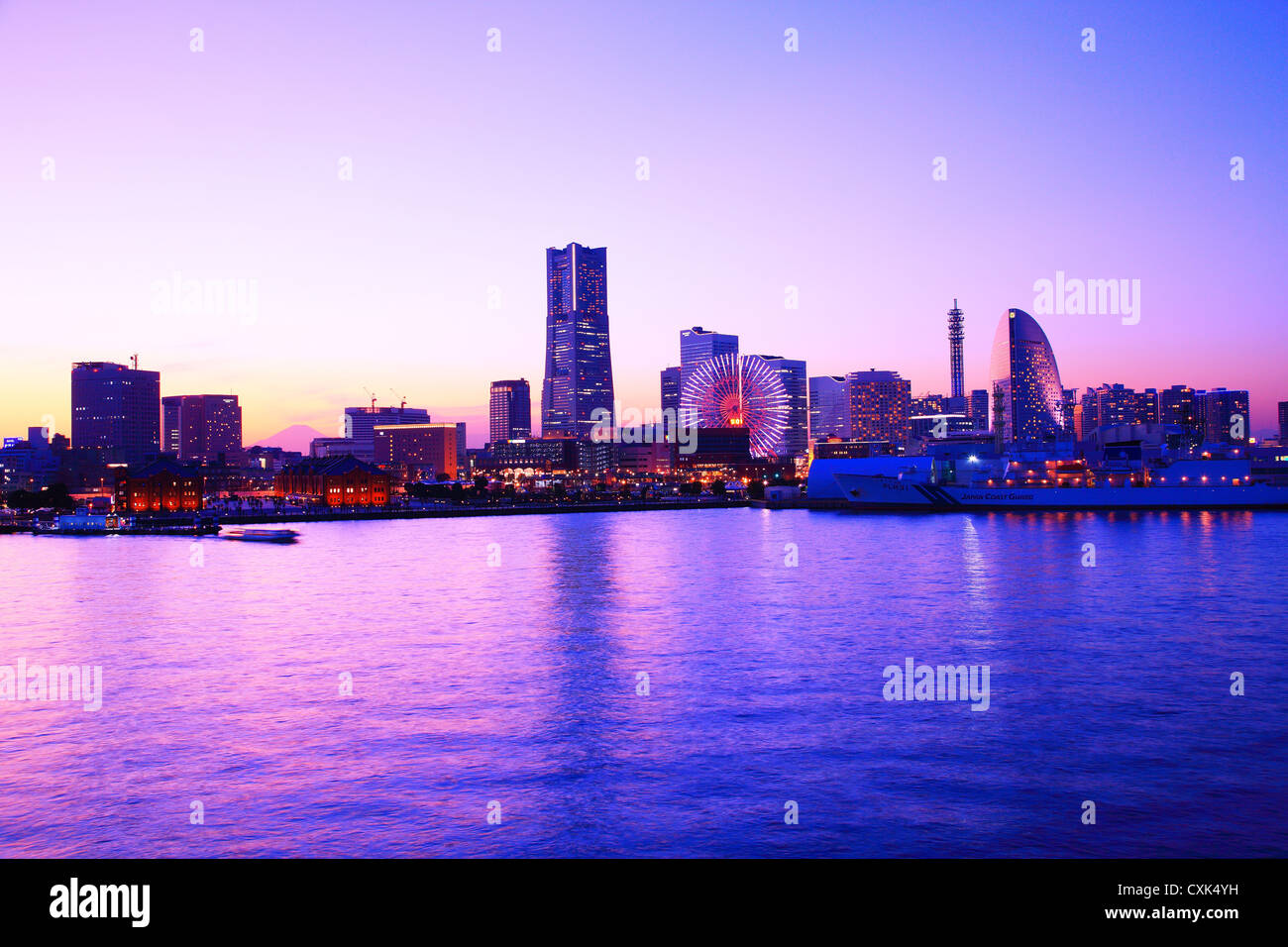 Minato mirai 21 hi-res stock photography and images - Alamy