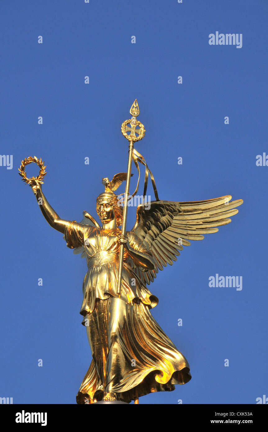 golden statue at the top of Siegessaule victory column Grossen stern ...