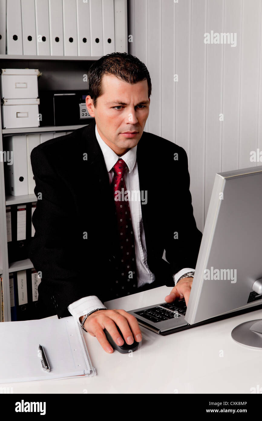 Unternehmer computer hi-res stock photography and images - Alamy