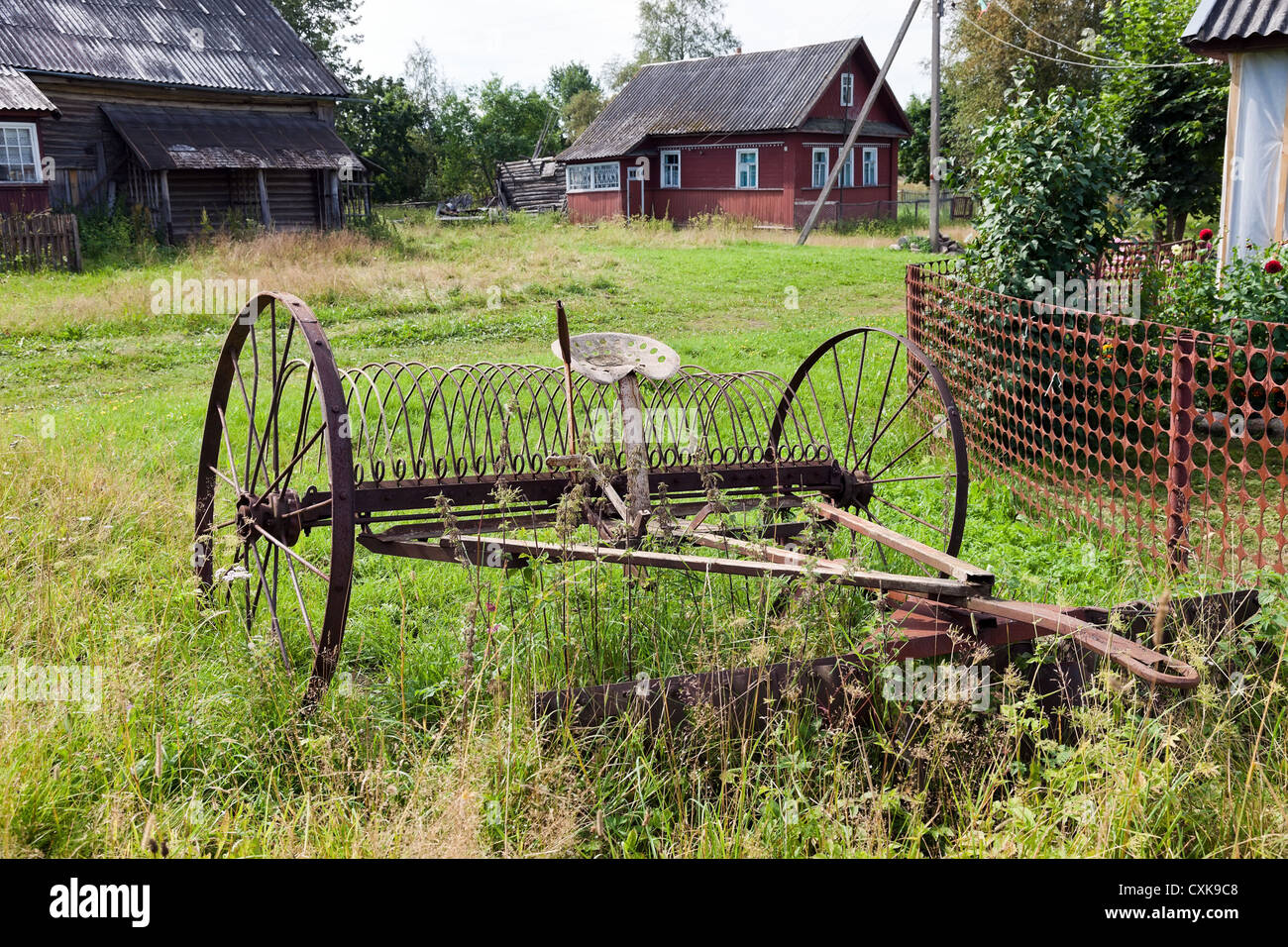 An old fashioned hay rake hi-res stock photography and images - Alamy An old fashioned hay rake hi-res stock photography and images - Alamy