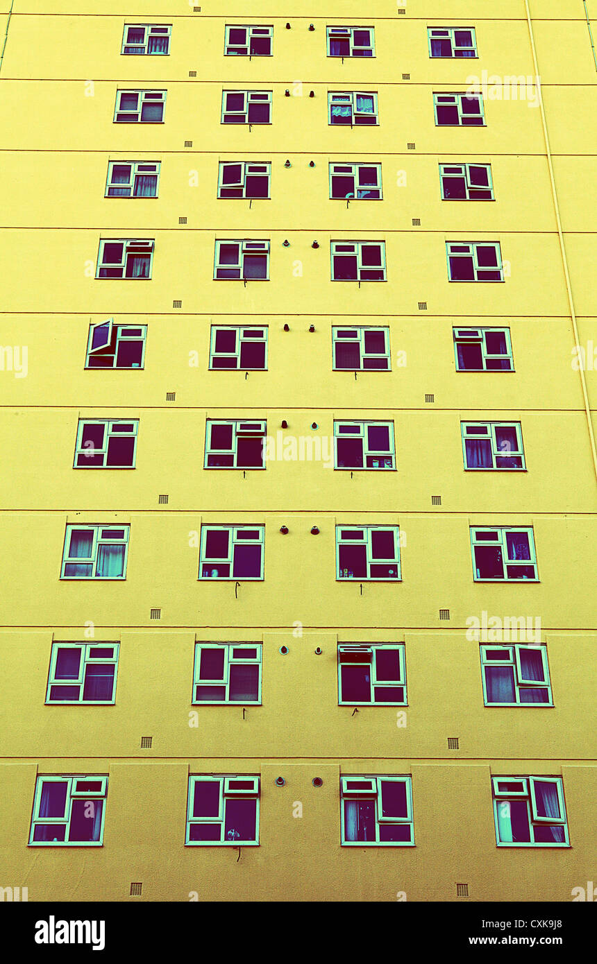 Tower block living hi-res stock photography and images - Alamy