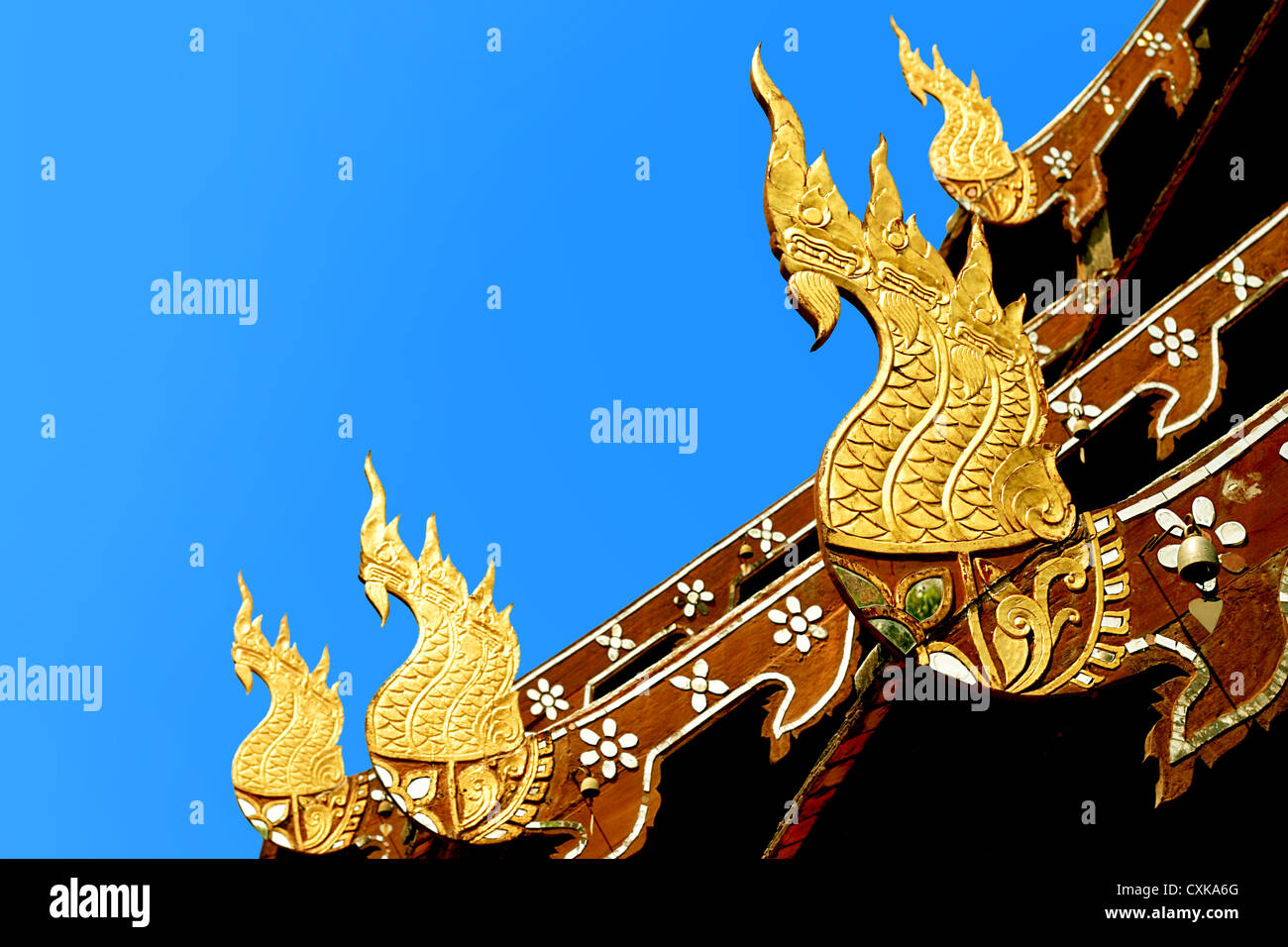 Thai temple roof construction hi-res stock photography and images - Alamy