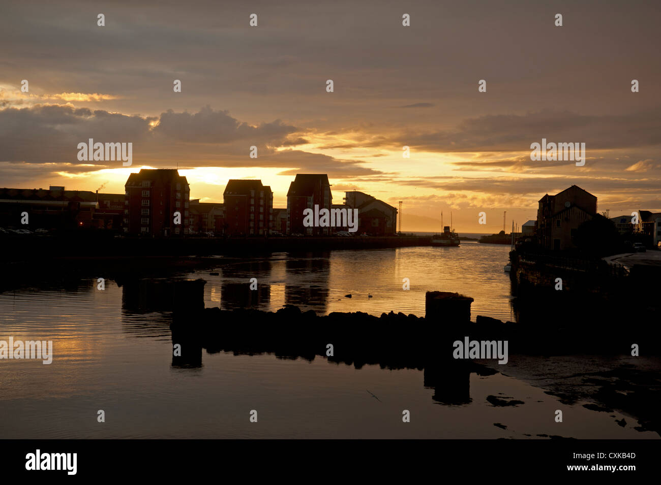 The town of Ayr on the River Ayr on the Firth of Clyde, Scotland. SCO ...