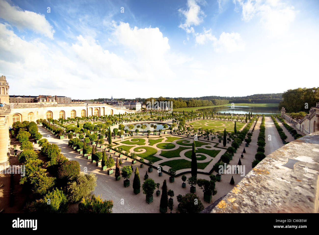 Garden paris maze hi-res stock photography and images - Alamy
