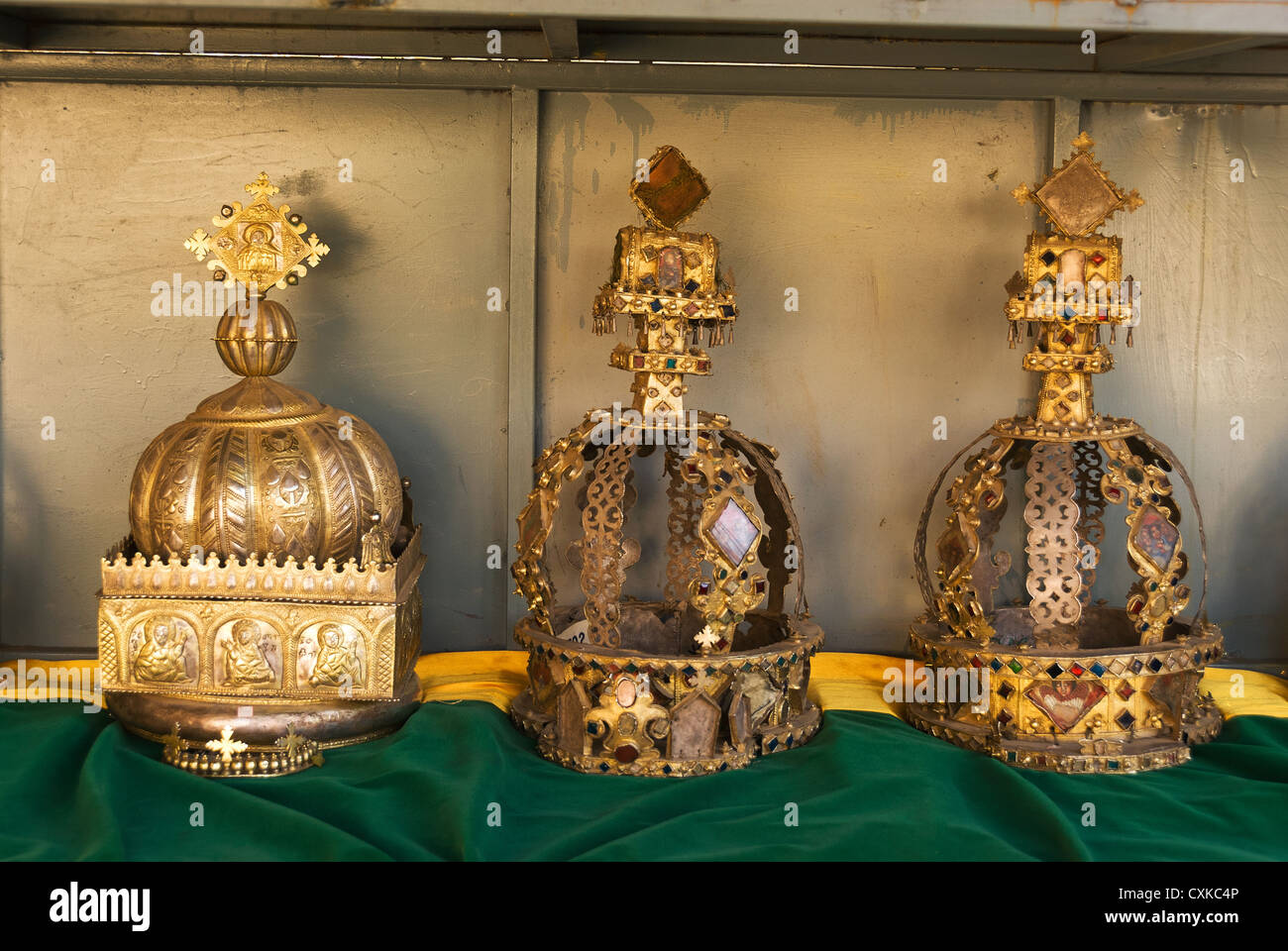 Ethiopian crowns hi-res stock photography and images - Alamy