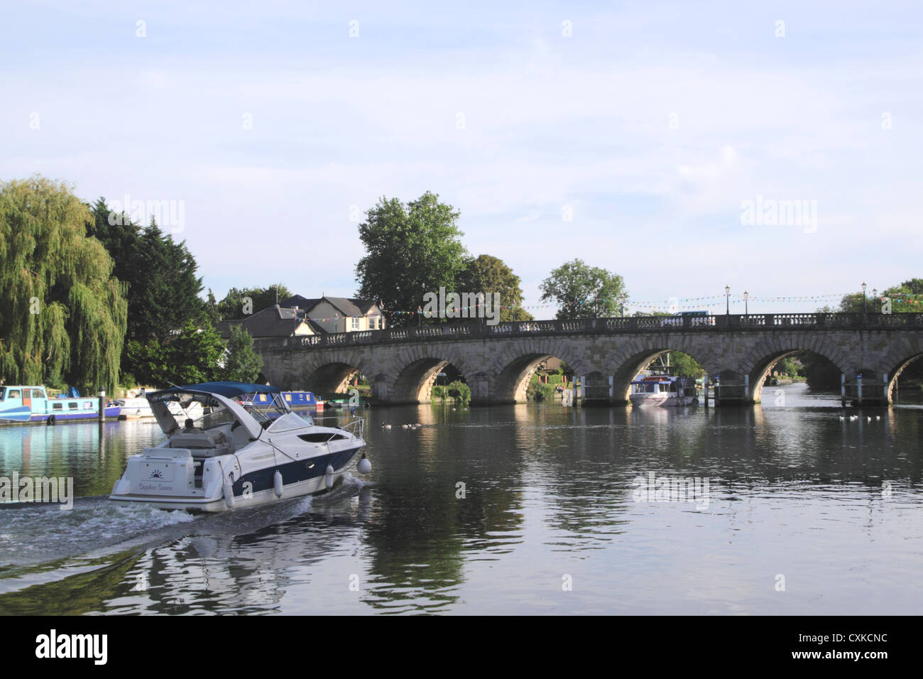 Maidenhead Bridge over River Thames Berkshire Stock Photo - Alamy