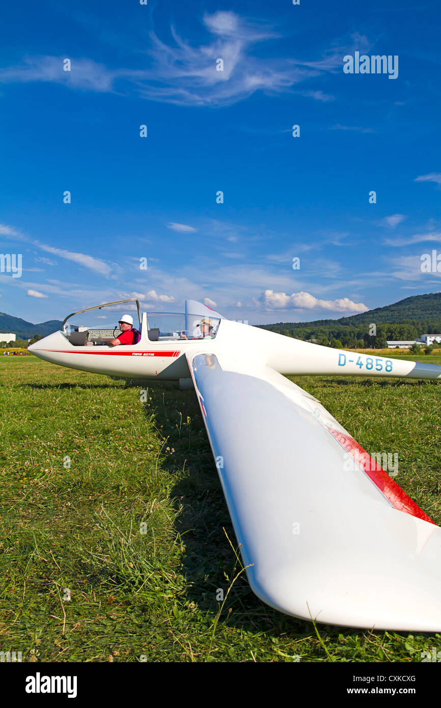Glider on the ground t, ready for take off Stock Photo - Alamy