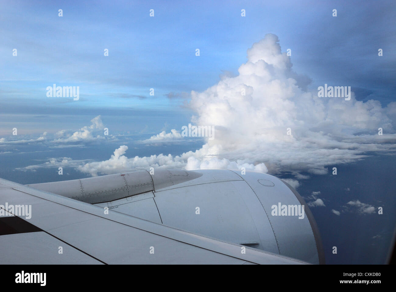 Boeing 777 aircraft window hi-res stock photography and images - Alamy