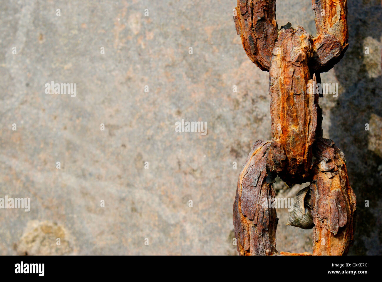 Rusty mooring chain Stock Photo - Alamy