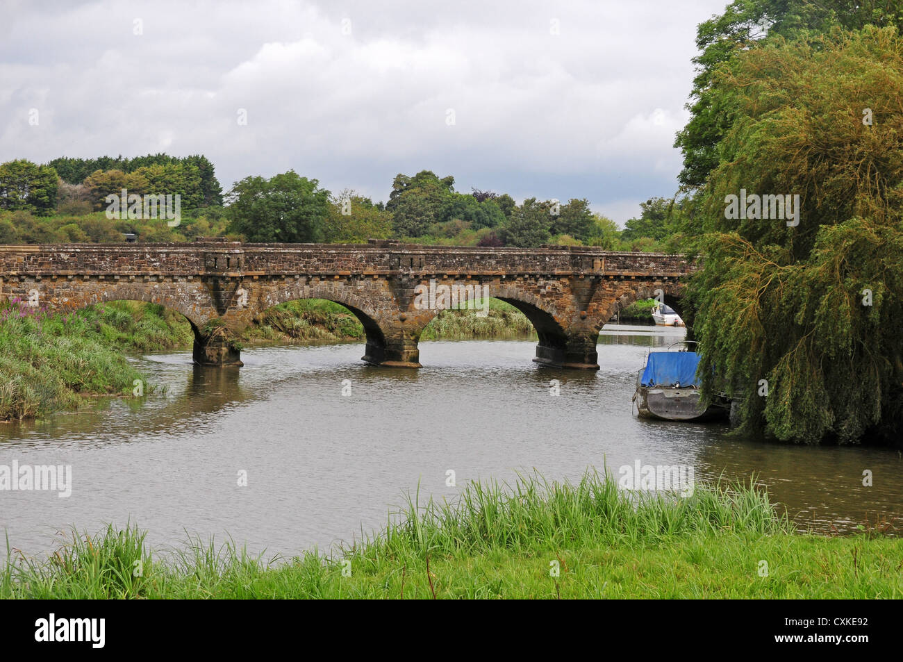 Stone arched bridges hi-res stock photography and images - Alamy