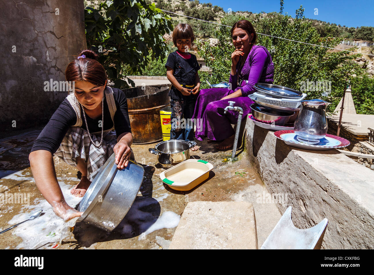 Iraq family picnic hi-res stock photography and images - Alamy