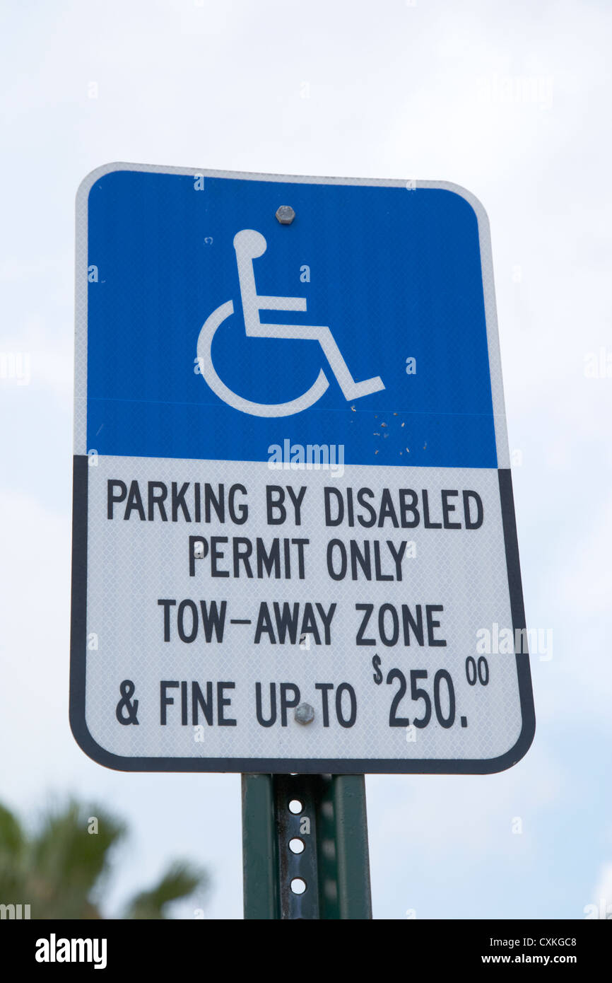 Disabled bay sign hi-res stock photography and images - Alamy