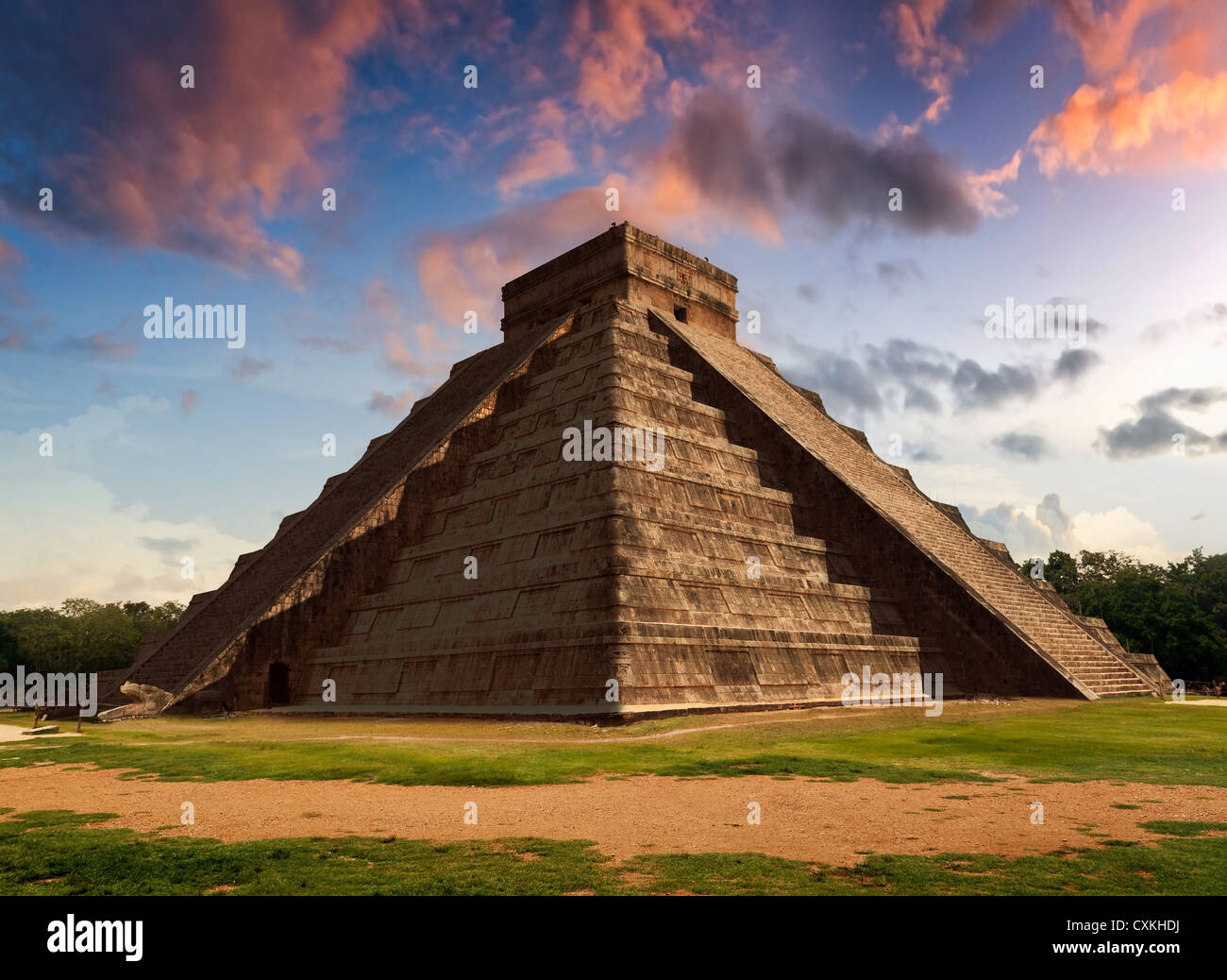 Representation of The Feather Serpent during spring equinox in Kukulkan ...