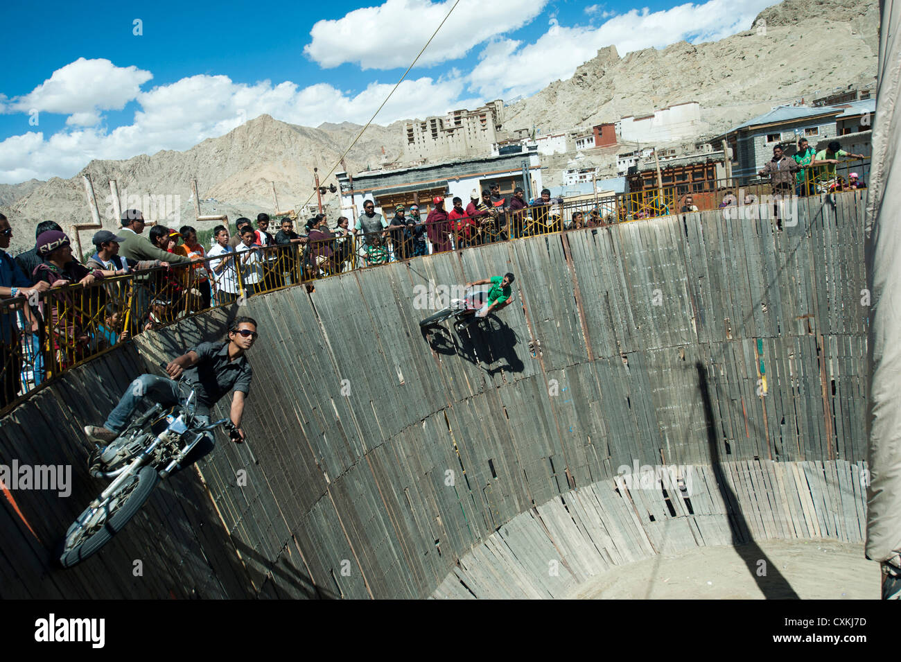 Motorcycle stunt circus hi-res stock photography and images - Alamy