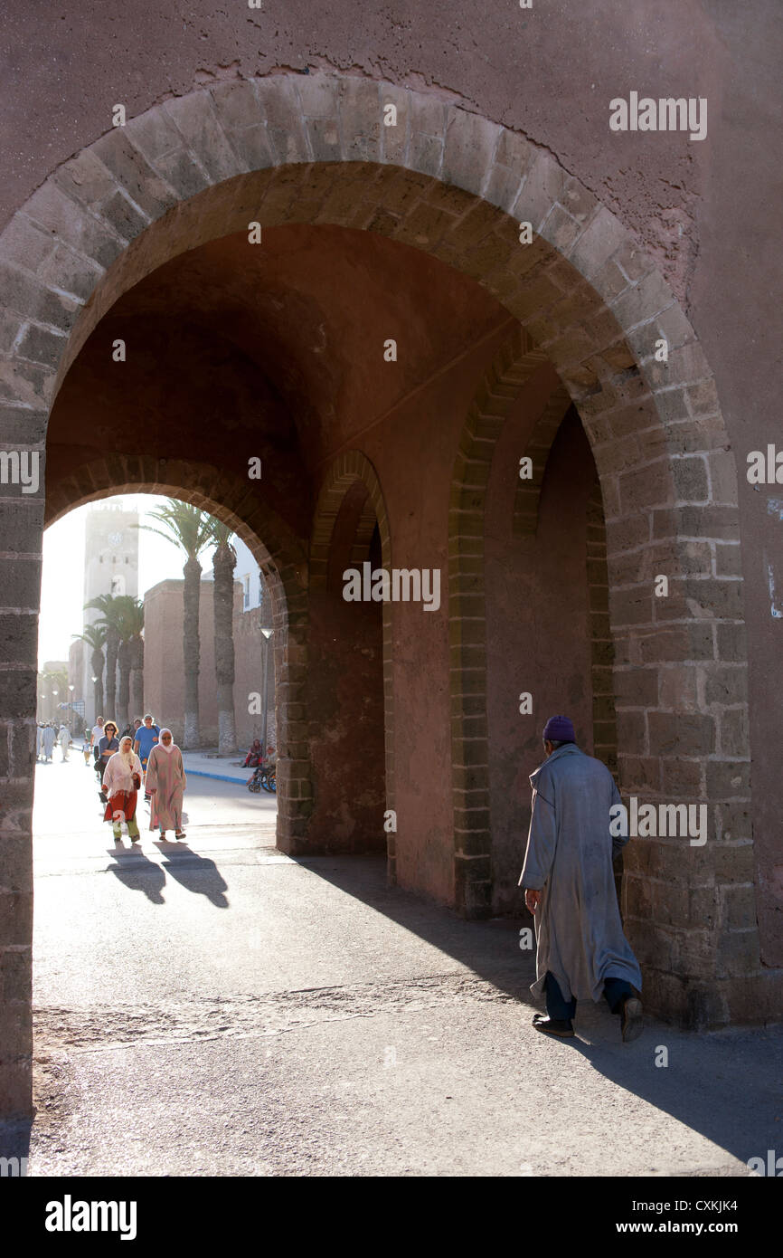 Walking through arch hi-res stock photography and images - Alamy