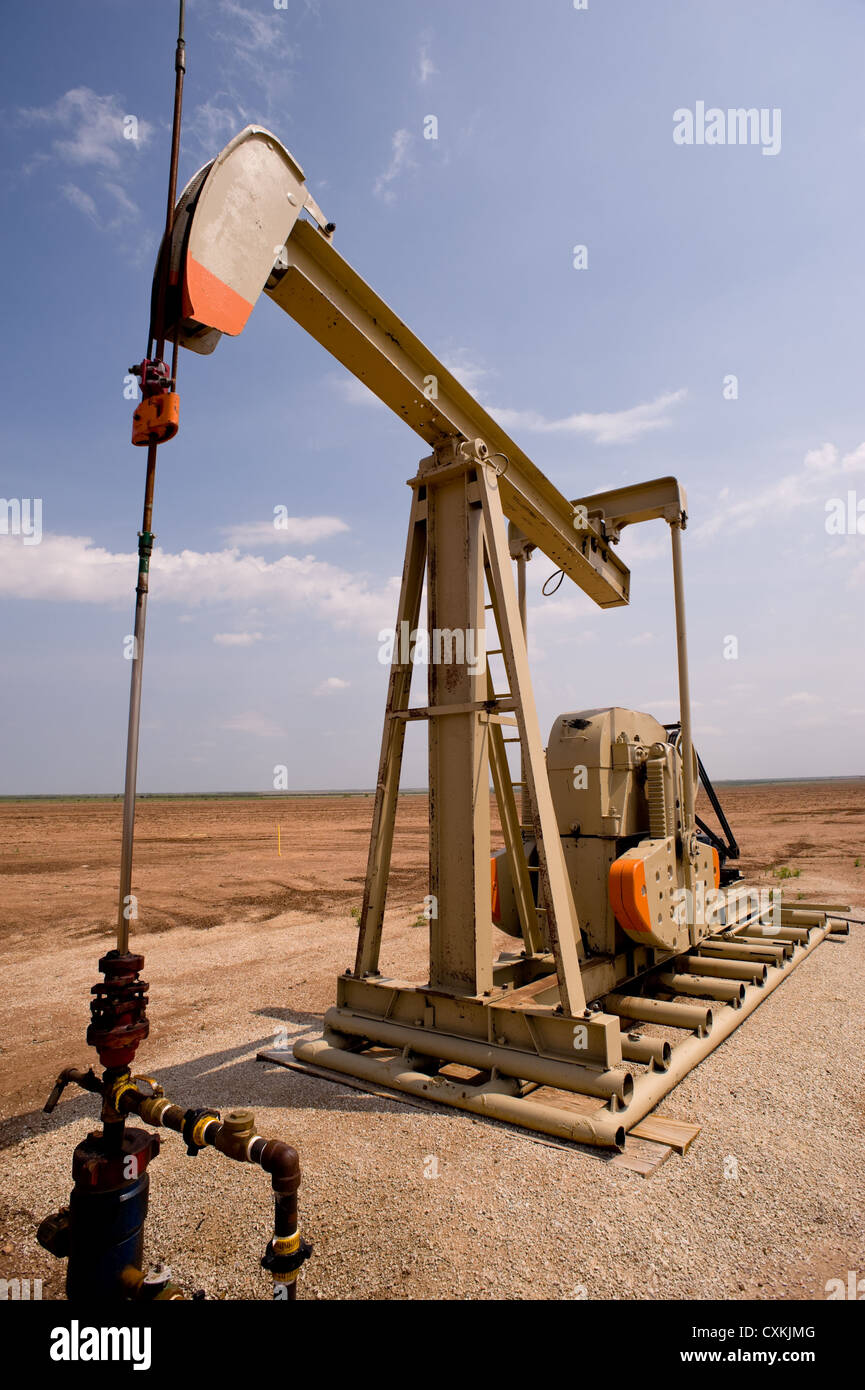 An oil pump or pumpjack on the plains of west Texas, United States of ...