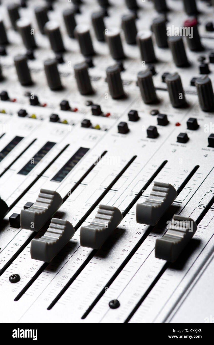 Sound mixer board knobs sliders hi-res stock photography and images - Alamy