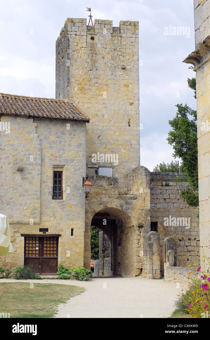 Medieval fortified village hi-res stock photography and images - Alamy