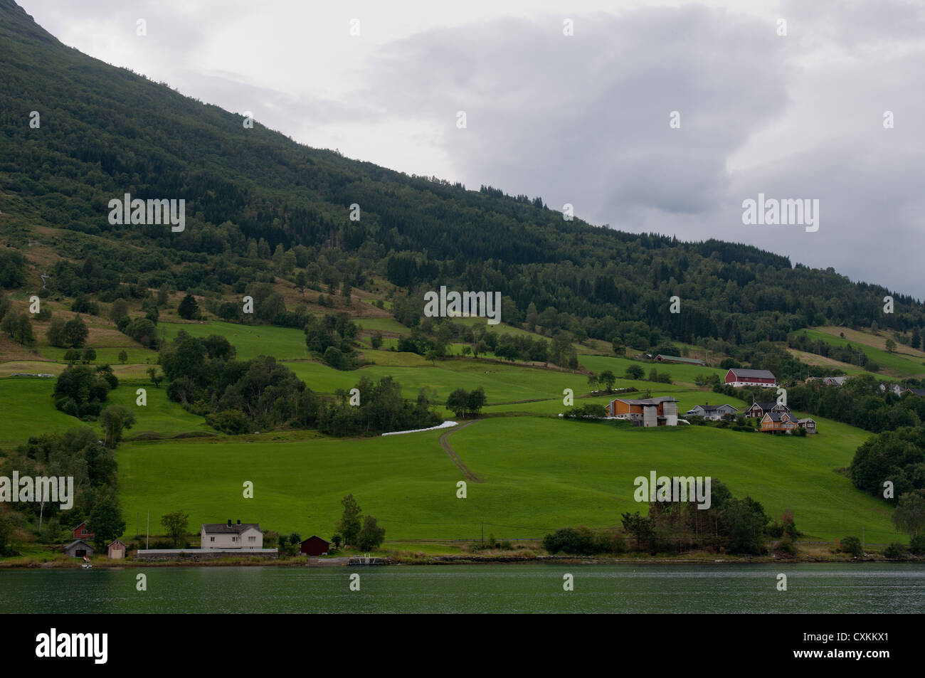 Nature reflection on water hi-res stock photography and images - Alamy