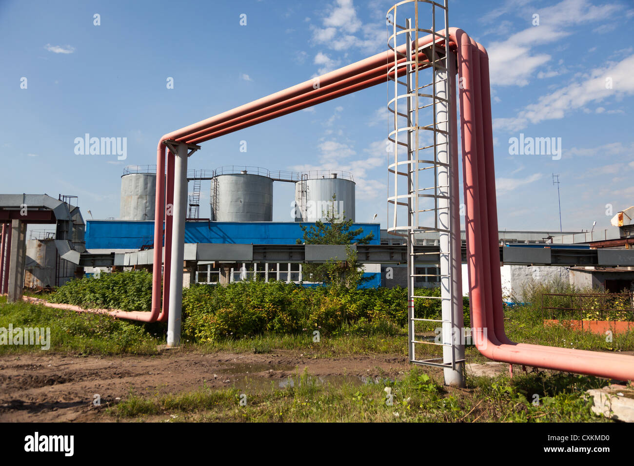 Fuel tanks with fuel oil. Energy station Stock Photo - Alamy