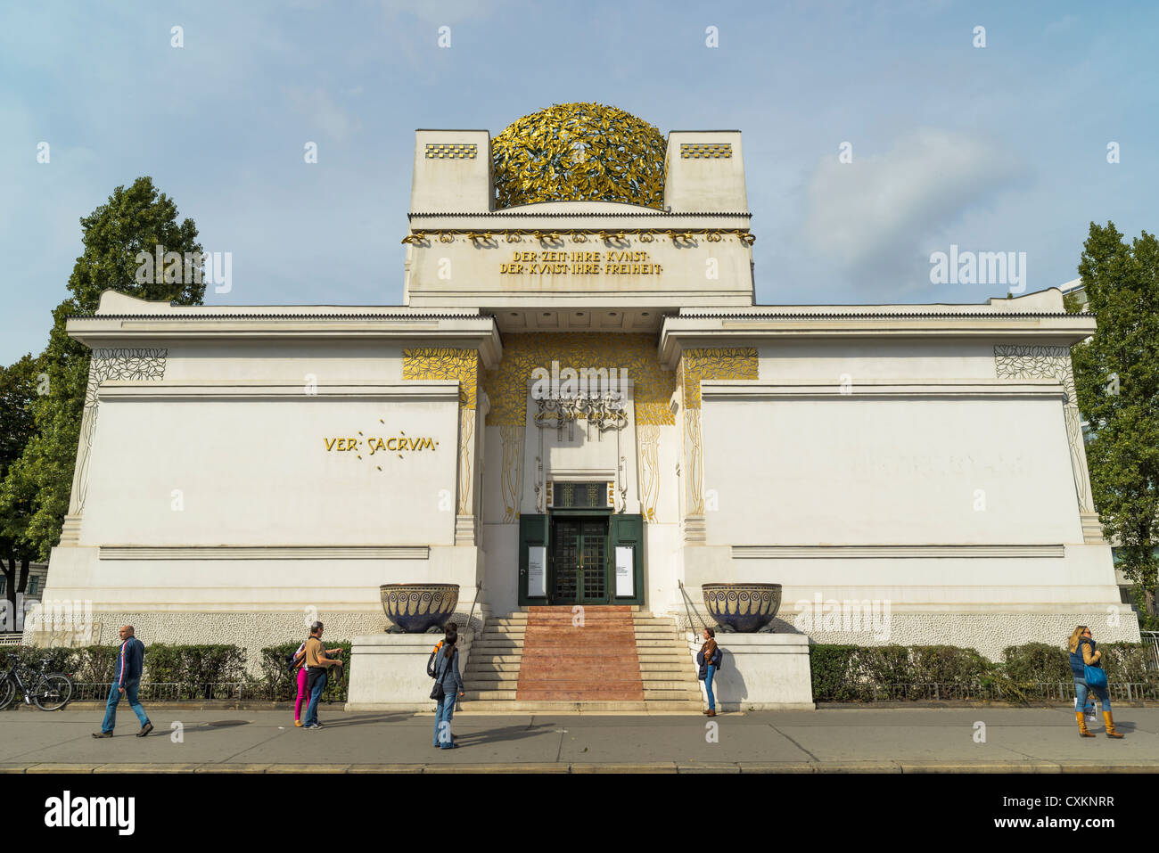 Vienna secession building hi-res stock photography and images - Alamy