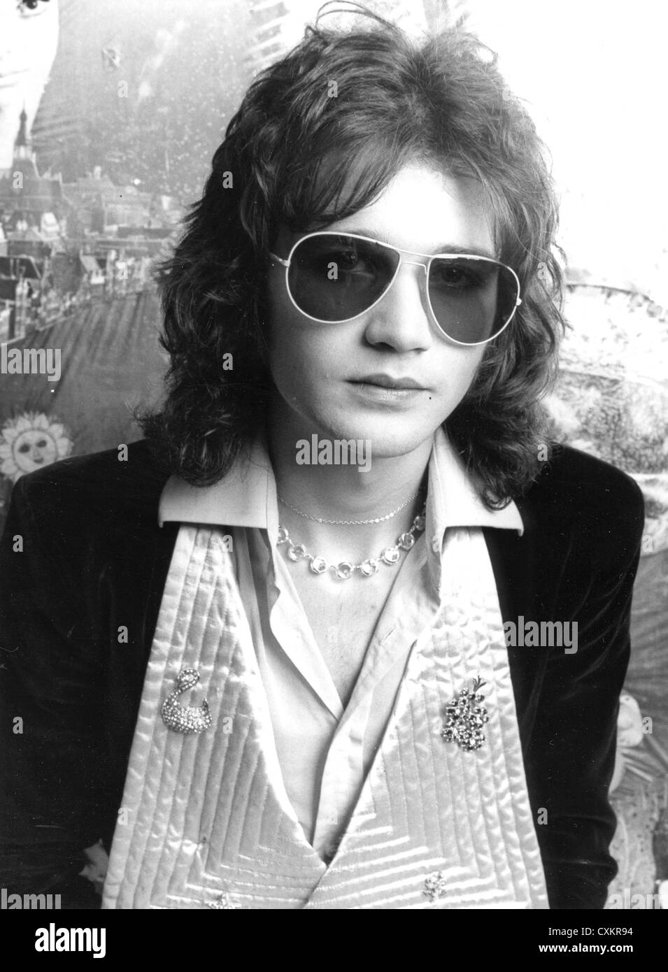 COCKNEY REBEL UK pop group with Stuart Elliot in April 1974 Stock Photo ...