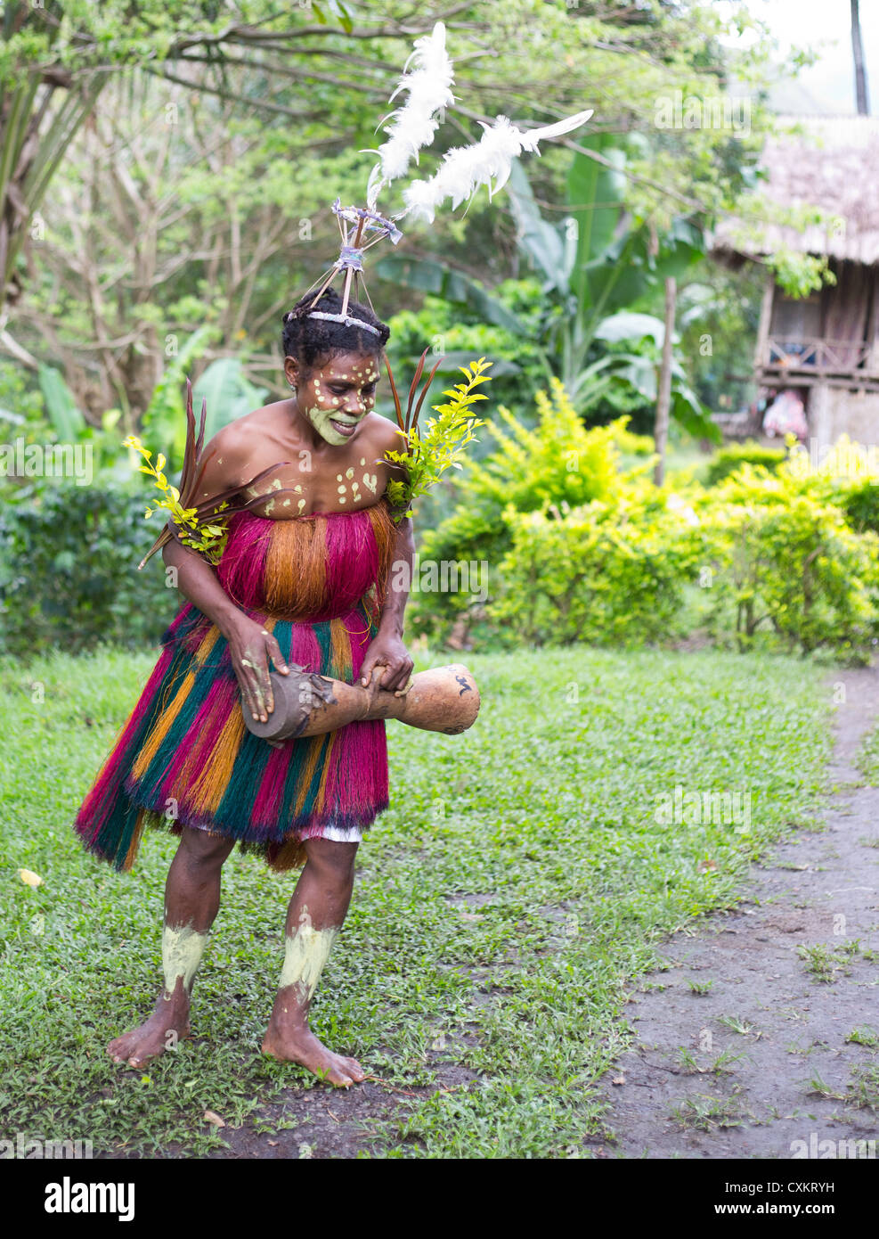 Papua new guinea tribal dress hi-res stock photography and images - Alamy