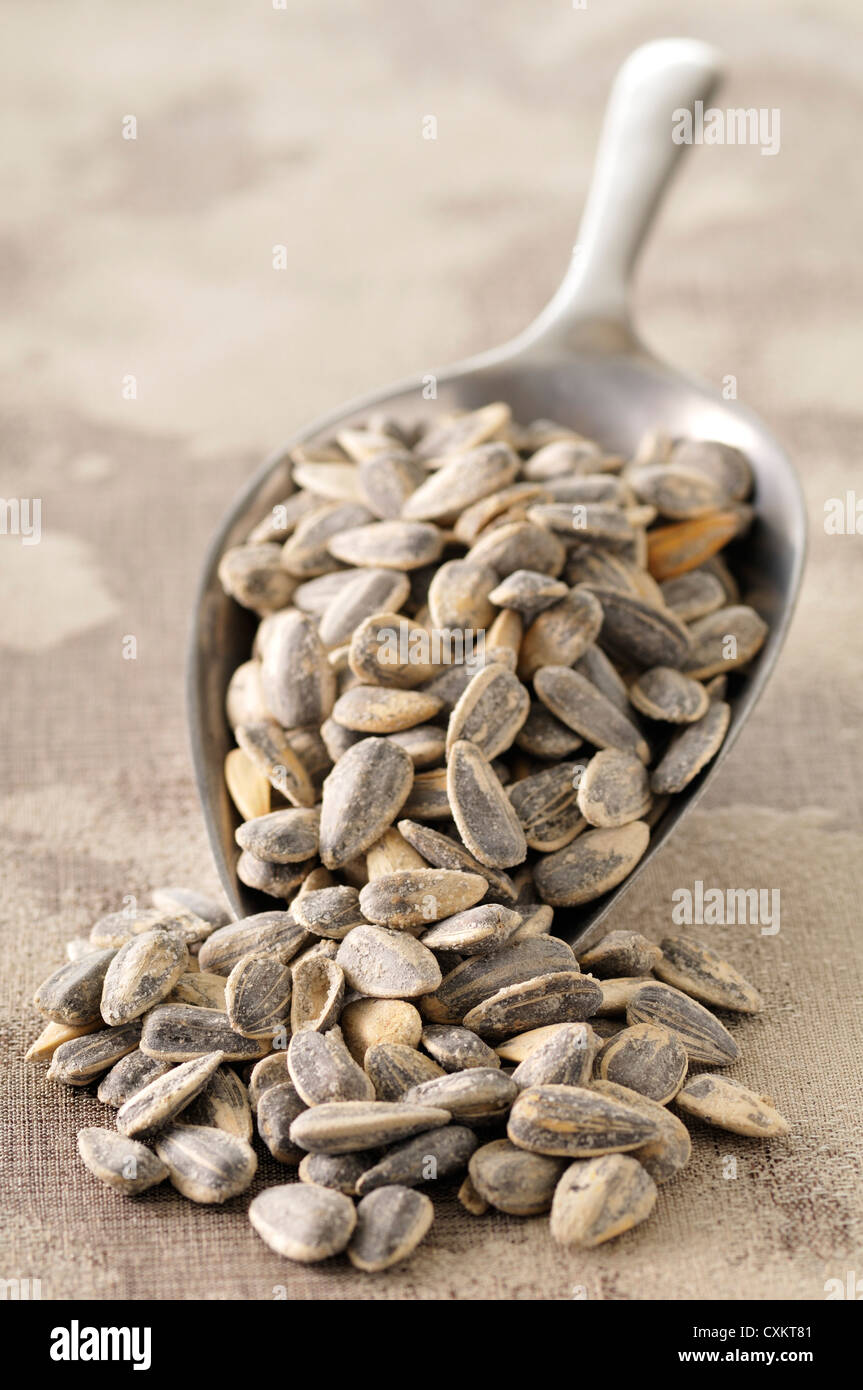 Flower seeds spilling hi-res stock photography and images - Alamy