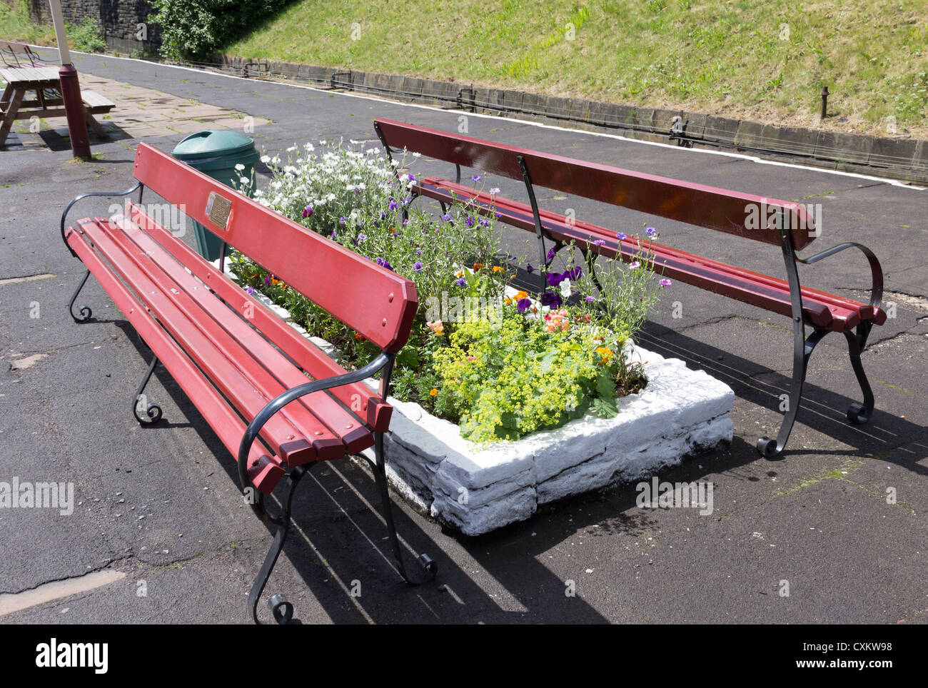 Station bench uk High Resolution Stock Photography and Images - Alamy