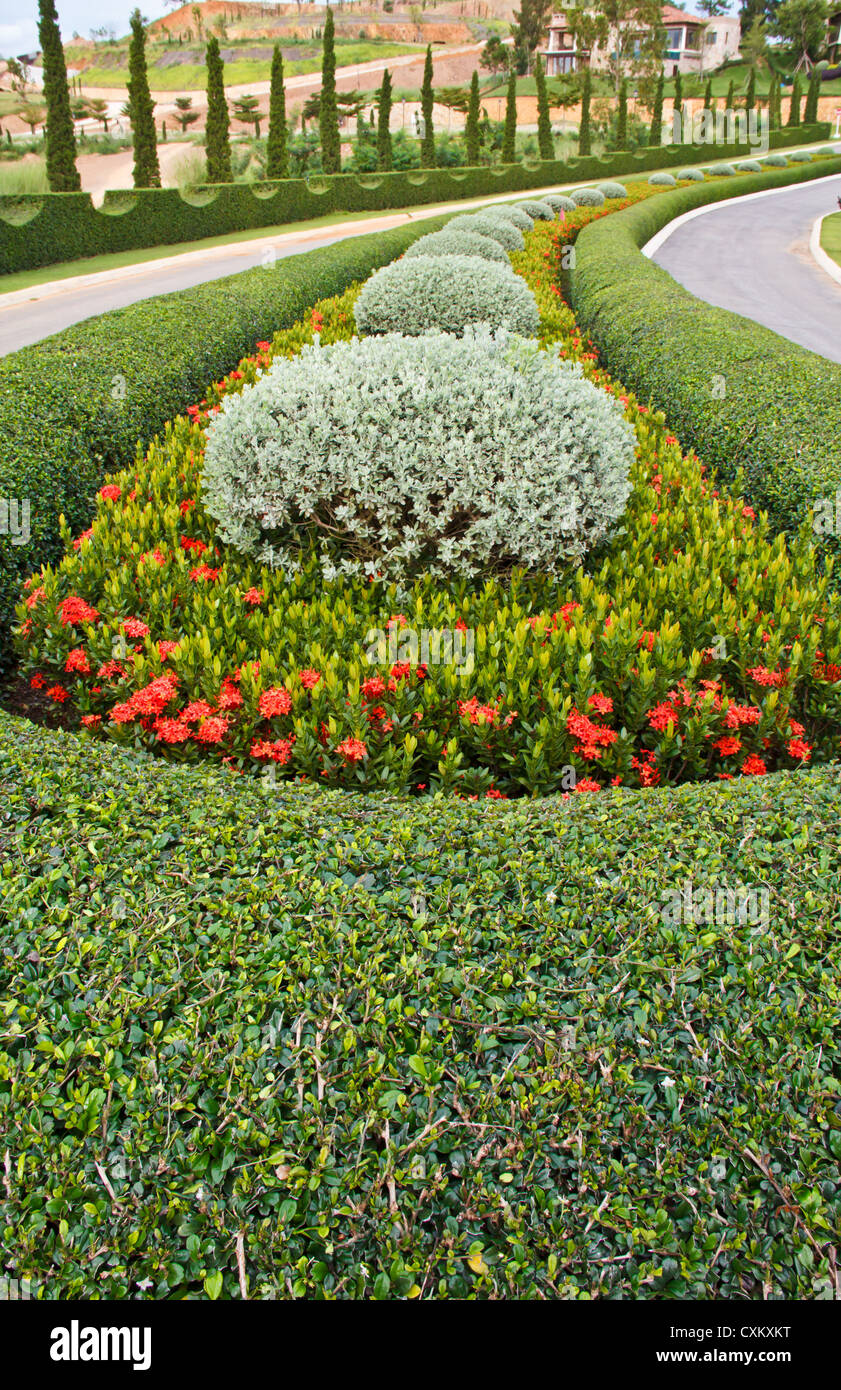 walkway in golf course Stock Photo - Alamy