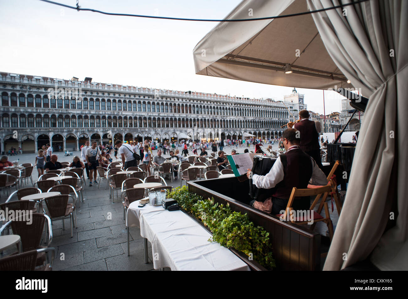 Cafe florian customer hi-res stock photography and images - Alamy
