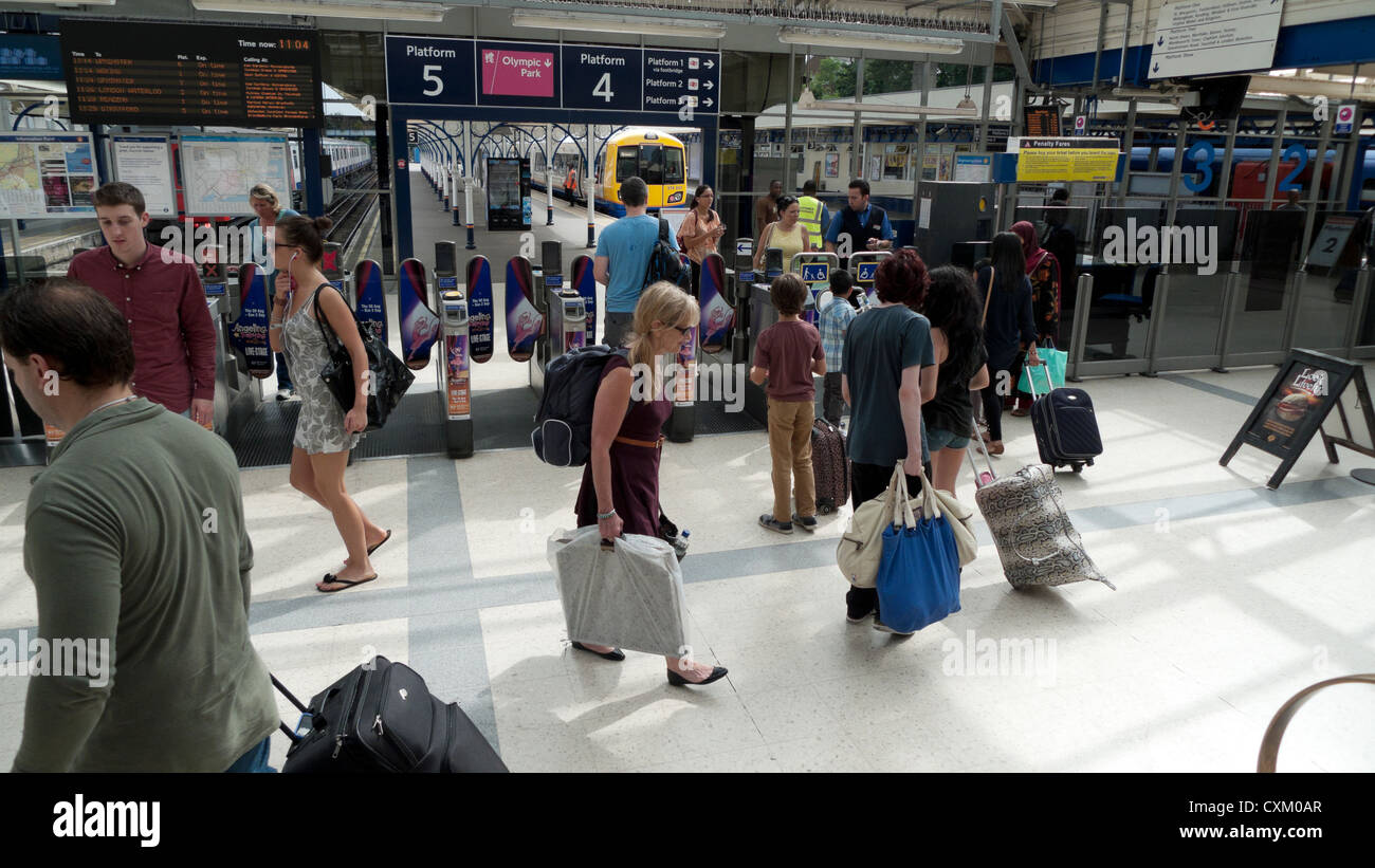 Train bags busy hi-res stock photography and images - Alamy
