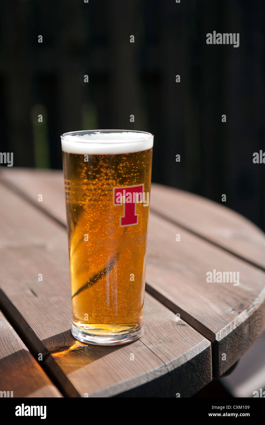 Close up of a pint of lager outdoors Stock Photo - Alamy