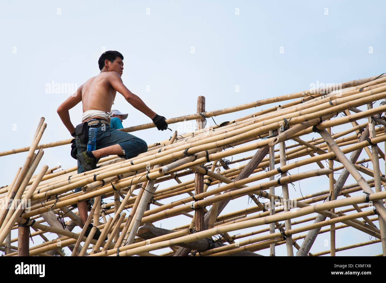 Bamboo scaffolding hong kong hi-res stock photography and images - Alamy