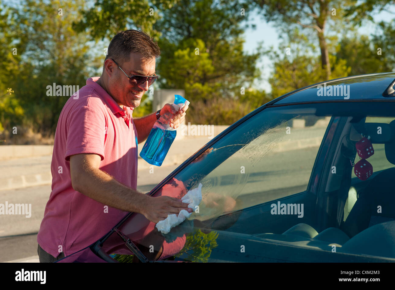Hispanic car wash hi-res stock photography and images - Alamy