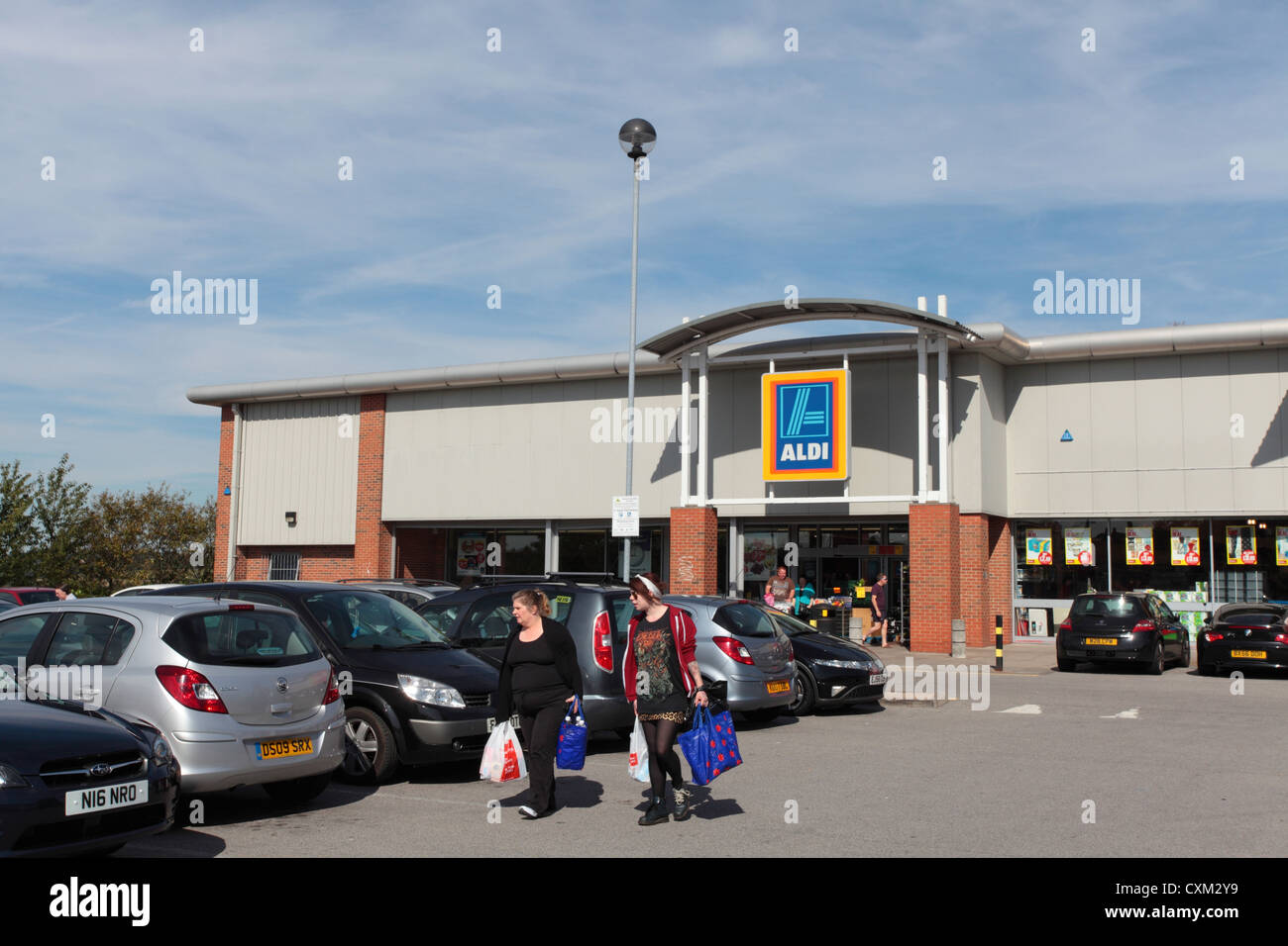 Aldi uk hi-res stock photography and images - Alamy