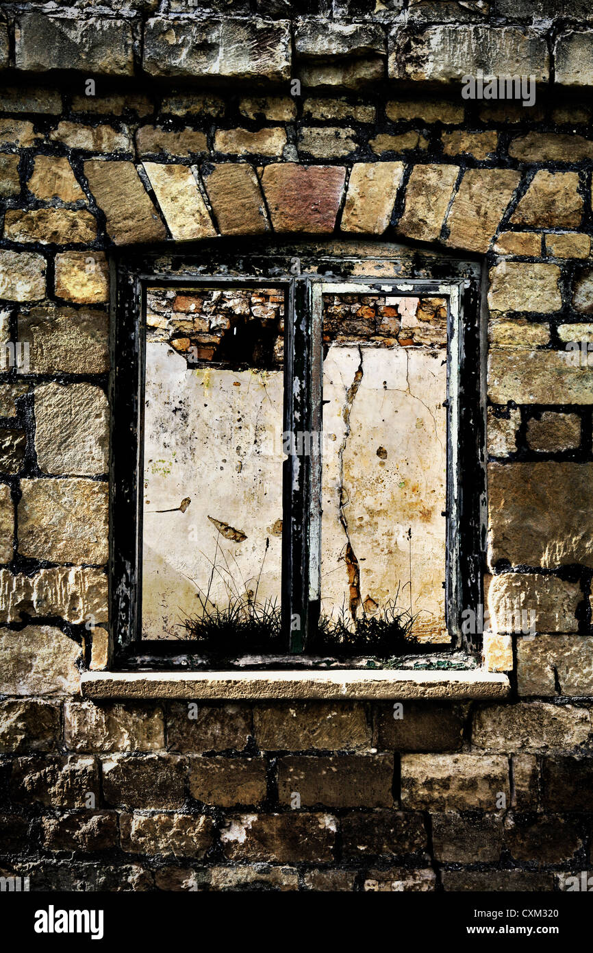 Weatherboard window hi-res stock photography and images - Alamy